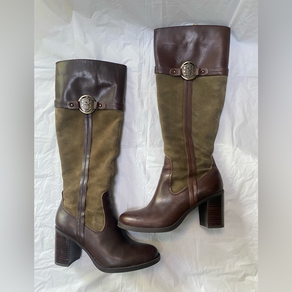 Etienne Aigner | Shoes | Etienne Aigner Ewinston Suede 3 Heel ...